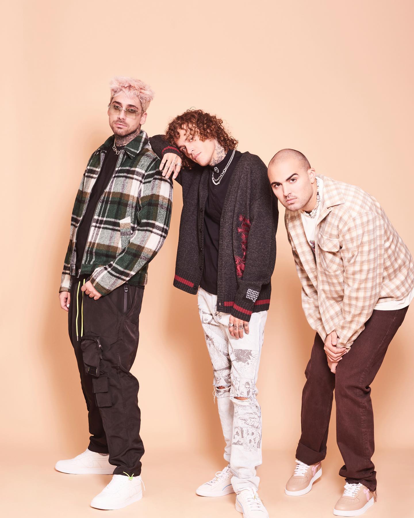 Oliver Sykes, Travis Barker y All Time Low colaborando con Cheat Codes ...